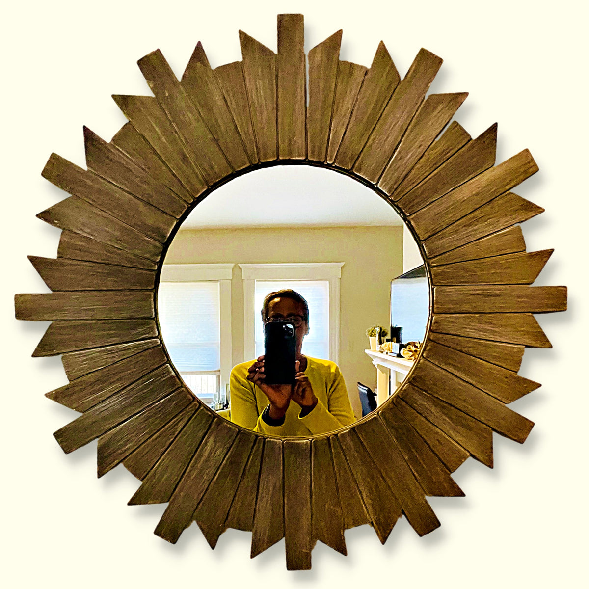 Colorful Quarters: The Art Of Decorating With Wall Mirrors – JulRe ...